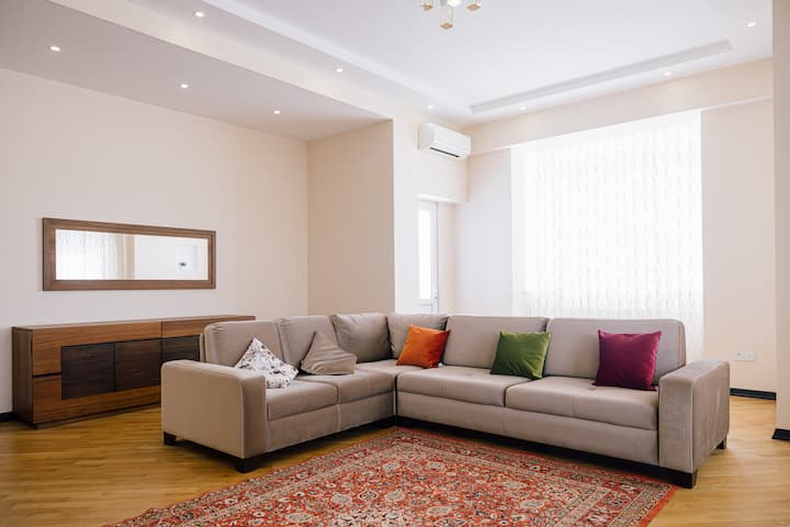 Cozy Condo With Sea & City View In Heart Of Baku! - Bakú