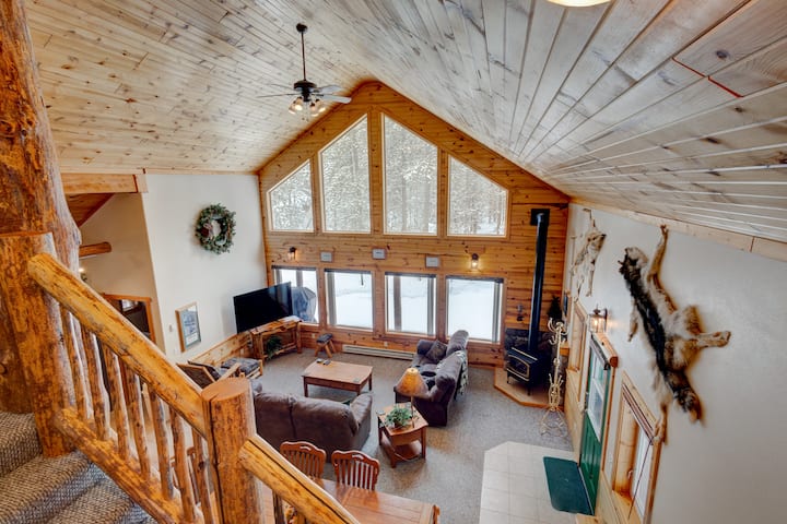 Yellowstone Wolf Lodge+hotub+wifi+ac+22 Min To Ynp - Island Park, ID