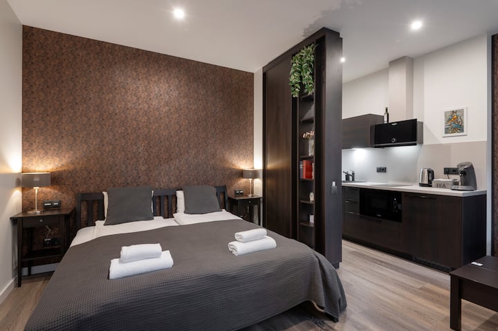 Urban Hideaway In City Center - Riga