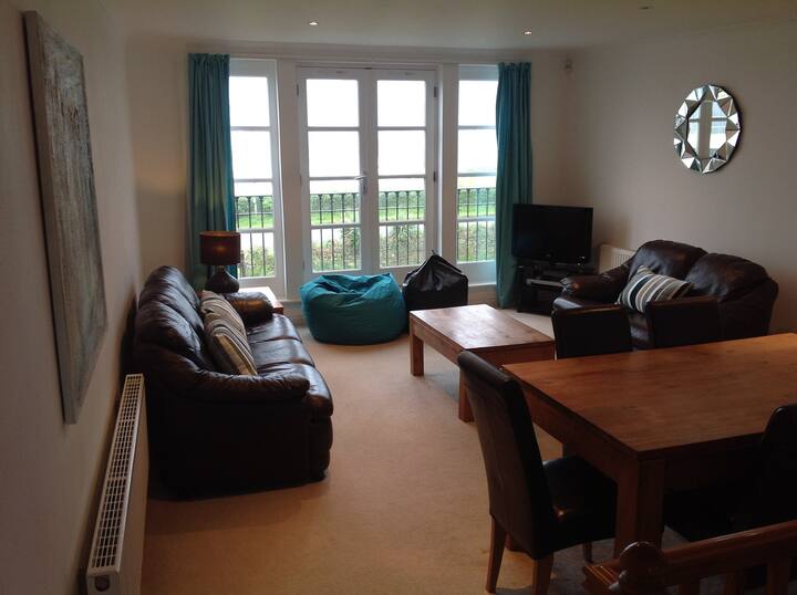Home In Newquay - Views Over Fistral Beach - Fistral Beach