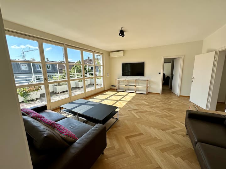 50m To The Oktoberfest Penthouse, Still Very Quiet - Múnich