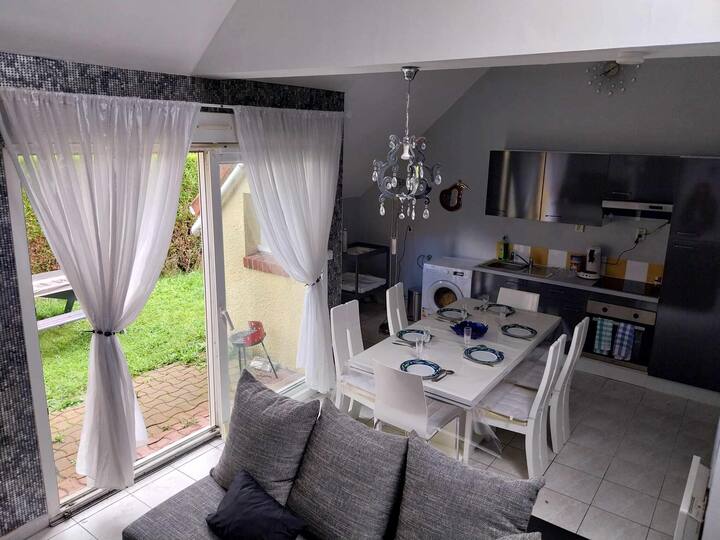 Logement 6 Personnes Avec Parking Privé Et Jardin - ibis Calais Car Ferry