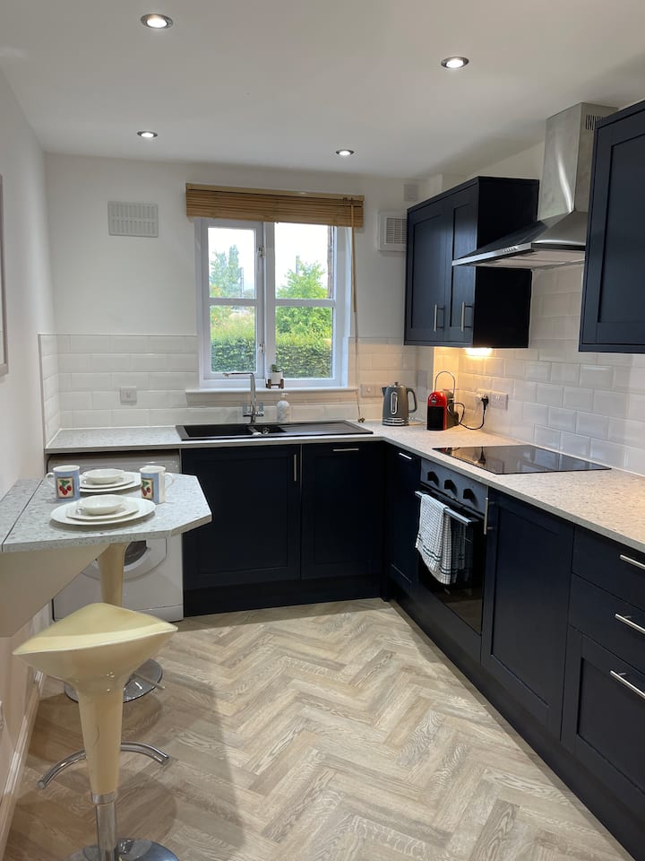 2 Bed City Centre Modern Flat - Edinburgh
