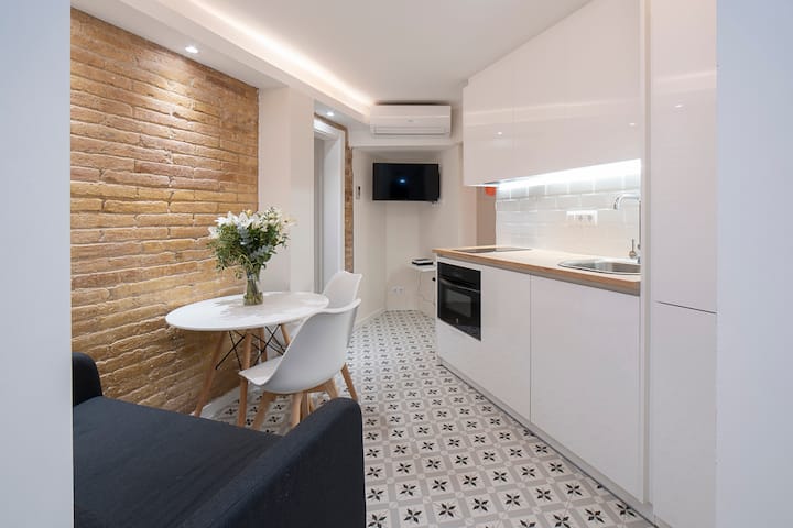 Piso Para Estudiantes De 4 Habitaciones - Esplugues de Llobregat