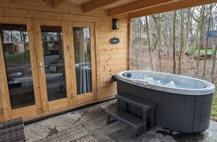 Oakwood Plus Cabin 3 - Woodhall Spa