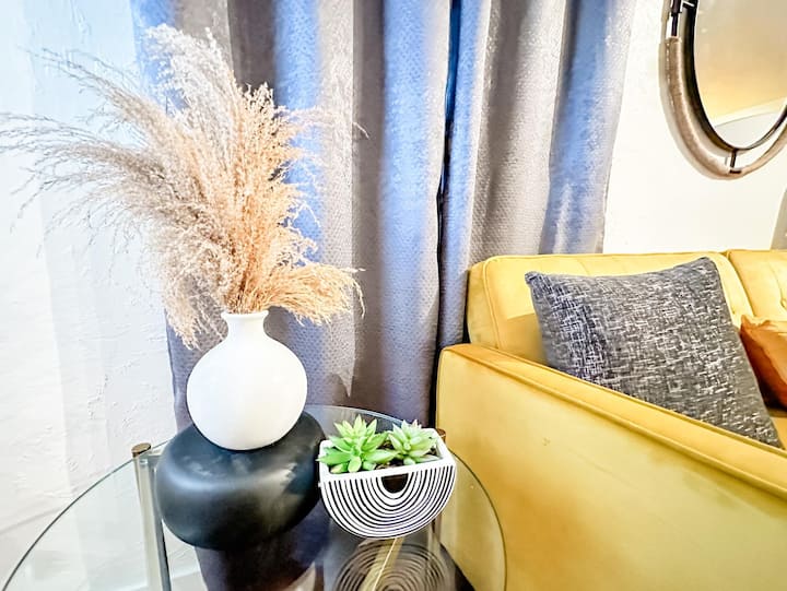 Central | 1 Br & 1 Ba | Guesthouse | Cozy | Fenced - Tucson, AZ