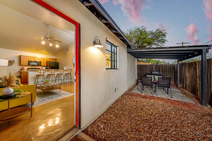 Central | 1 Br & 1 Ba | Guesthouse | Cozy | Fenced - Tucson, AZ