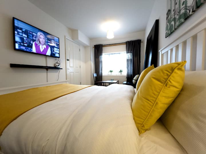 Cosy Studio Flat Near Bexleyheath Centre - Parking - Dartford