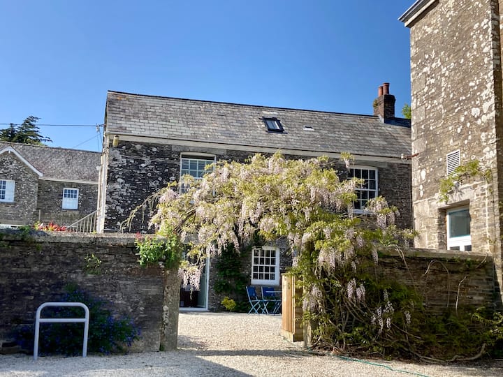 Laundry Cottage, Tredethy -Views Over Camel Valley - Bodmin