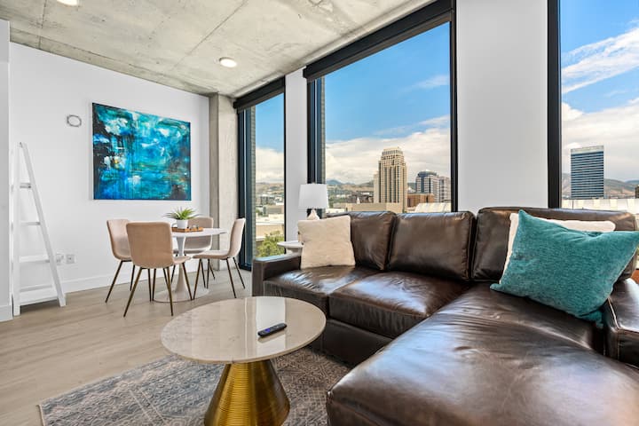 Downtown Views! Amazing Pool/gym/hottub Luxury Apt - Salt Lake City, UT