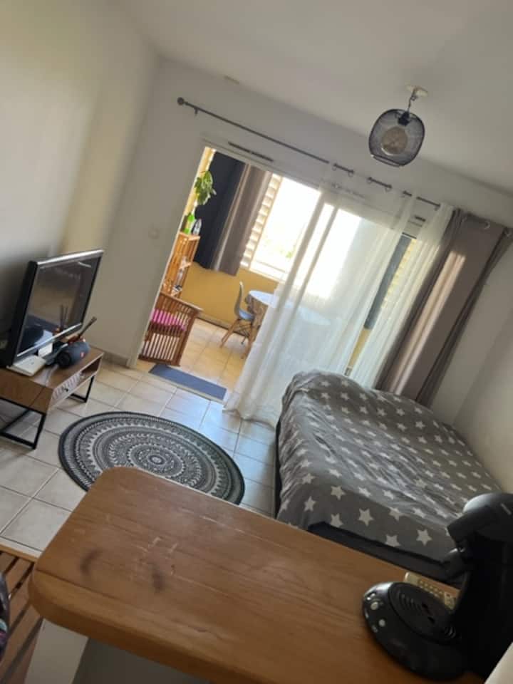 Saint Pierre Centre, 5’ Plage, Bus, Vue Mer - Saint-Pierre