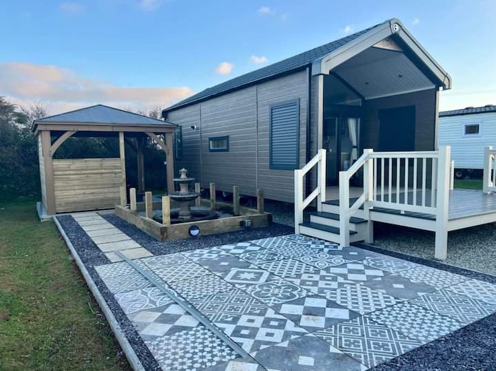 Luxury Glamping Pod W/hot Tub - 康瓦耳
