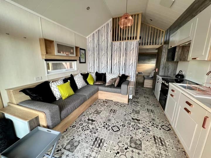 Luxury Glamping Pod W/hot Tub - Holywell