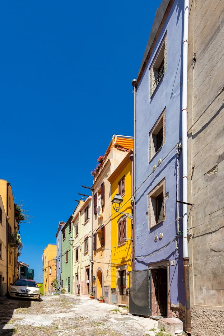 Graziosa Casa Sulla Collina - Bosa