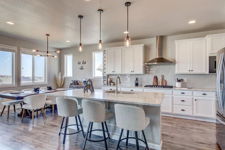 Spacious Luxury Family Retreat *Theater Room - Arvada, CO