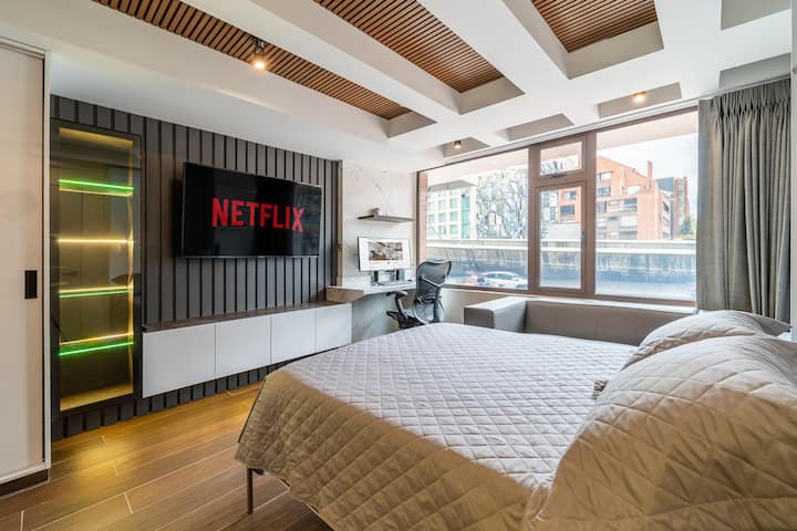 Small Apartment With Workstation And Murphy Bed - Bogotá