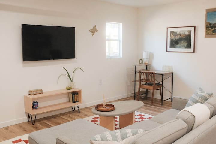 The Pearl Guesthouse 1br/1bth - Tulsa Zoo, Tulsa