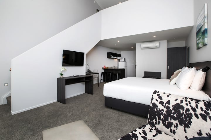 2-bedroom Mezzanine Apartment - The Metrotel - New Plymouth