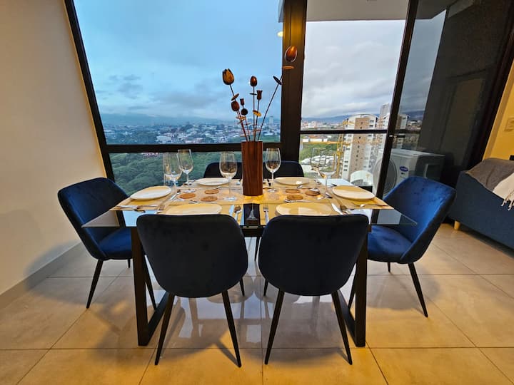 Penthouse Skyview • 19th Floor W/ Pool + Rooftop - San José