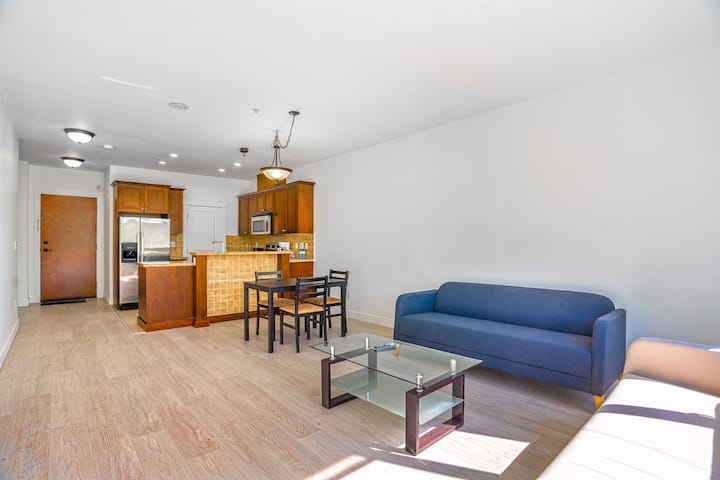 2 Bd(206) Stylish And Spacious Place In Surrey - Surrey