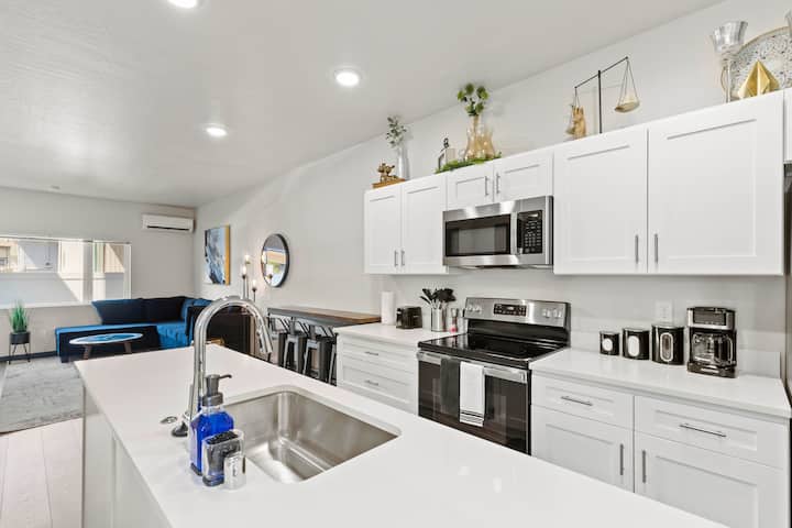 Brand New 2bd, 1.5bth Triplex Unit Near Downtown! - Spokane, WA