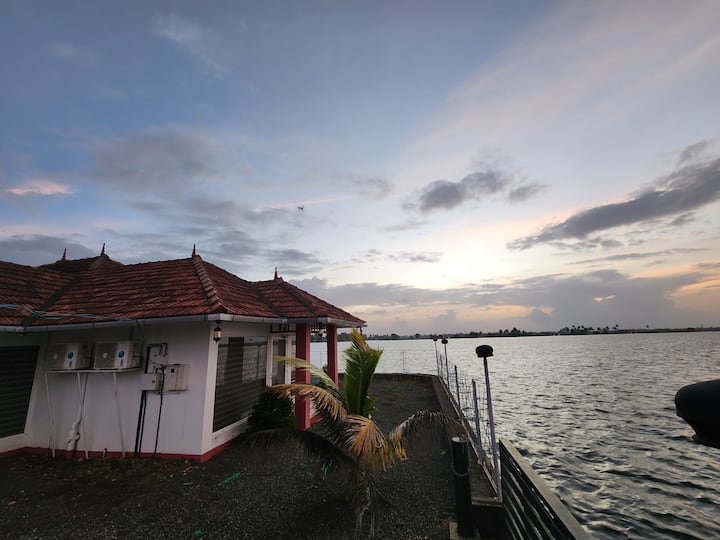 Lakeview Island By Pmc Resort: Alleppey - Alappuzha
