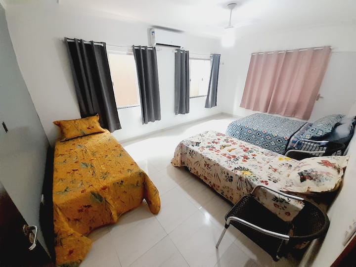 Casa - 3 Quartos Com Ar Condicionado, 3 Banheiros - Campo Grande