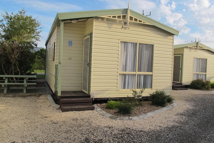 2 Bedroom Cabin - Inverloch