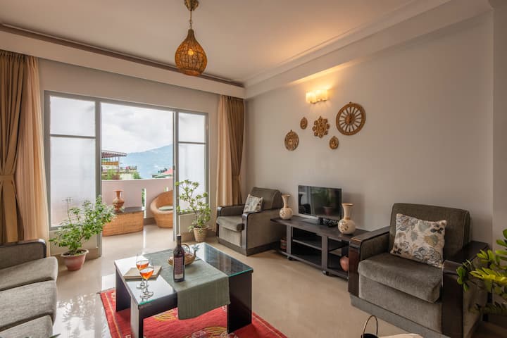 4br Apartment W/ Balcony+view-mystic Nest@gangtok - 강토크