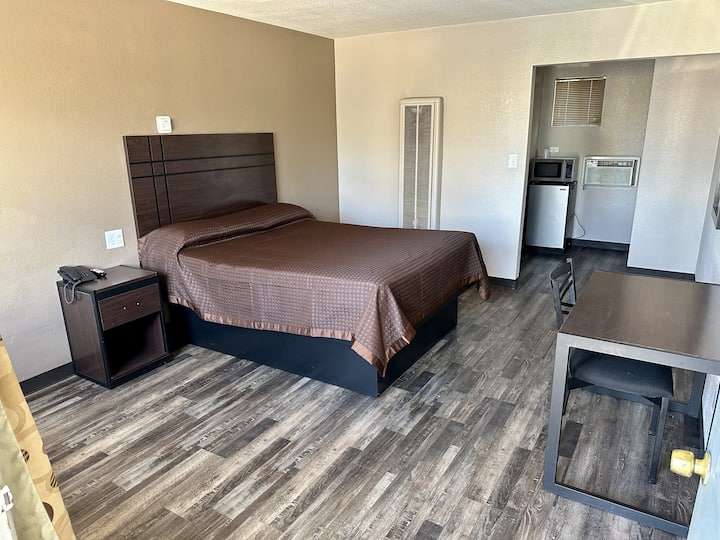 Hotel West Inn Nau & Downtown - 1 Queen Beds - Flagstaff, AZ