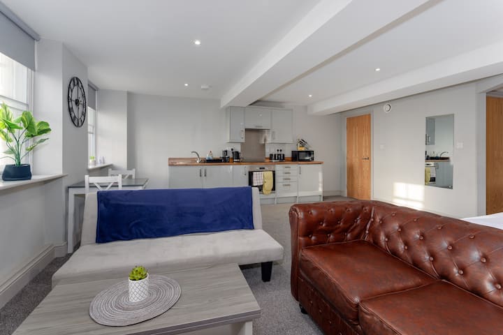 City Retreat: Steps To Dining & Pubs – Sleeps 6! - Liverpool