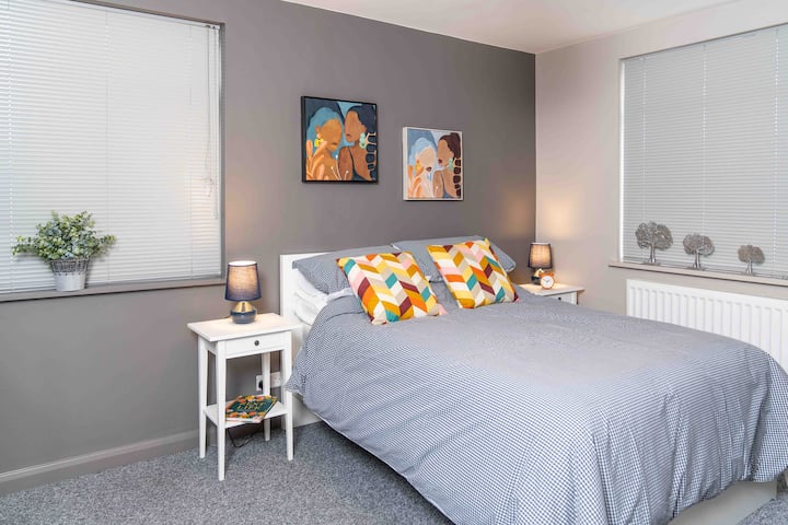 Exchange Apartment - Spacious First Floor Flat - Tewkesbury