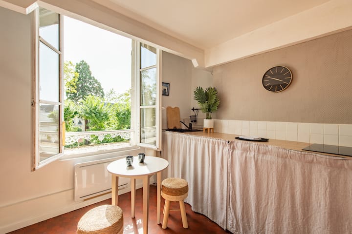 Charming Apartment In The Heart Of Versailles - Versailles
