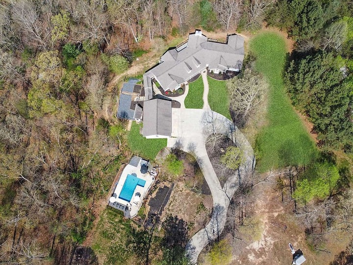 North Georgia Retreat Has It All - Ellijay, GA