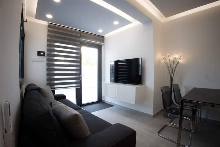 Phaedrus Living: Luxury Mackenzie Flat - Larnaca