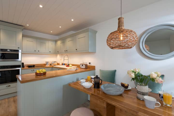 Gallery Cottage, Padstow Town - Padstow