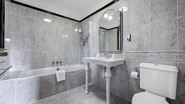 Mansion By The Sea, 12br/12ba, Perfect For Events - Bournemouth