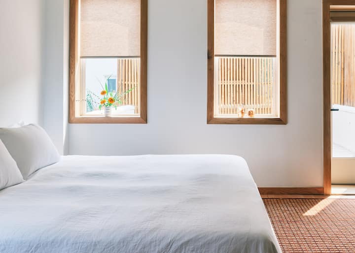 Guesthouse By Good Neighbor | Room 202 - Baltimore, MD