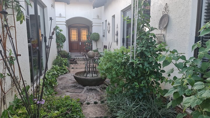 Garden Room En-suite & Patio - Hartbeespoort