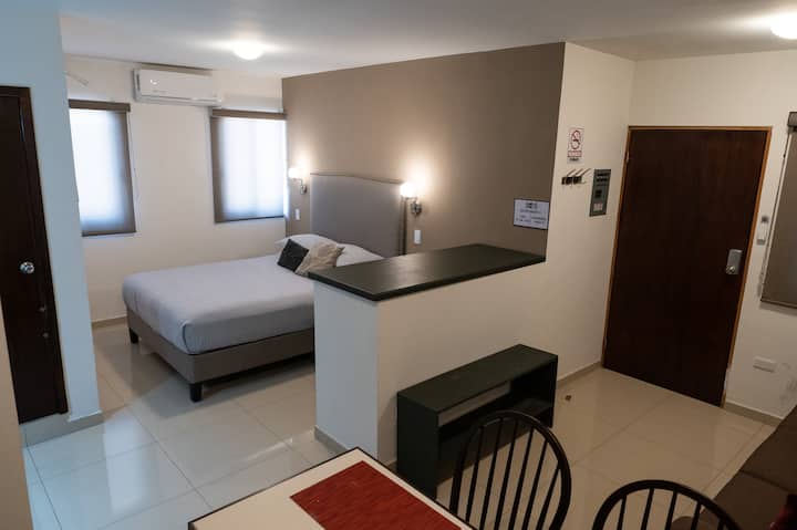 Estudio Sencillo Para 2 Personas En El Centro - Los Mochis