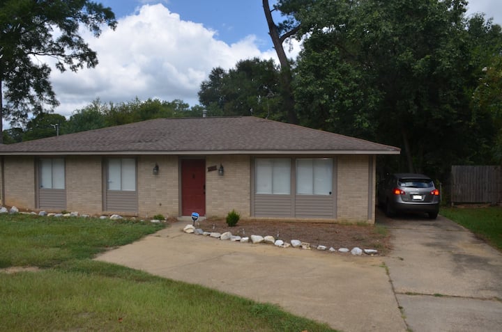 Sweet Nice Home With 4br/2ba - Montgomery, AL