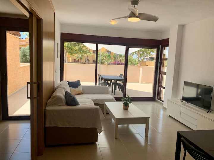 Chic Poolside Paradise, 2br/2ba -10m To Pool - Puerto de Mazarrón