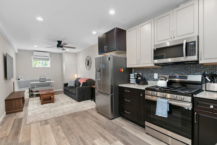 Cozy Modern Mountain Apartment - 阿什維爾