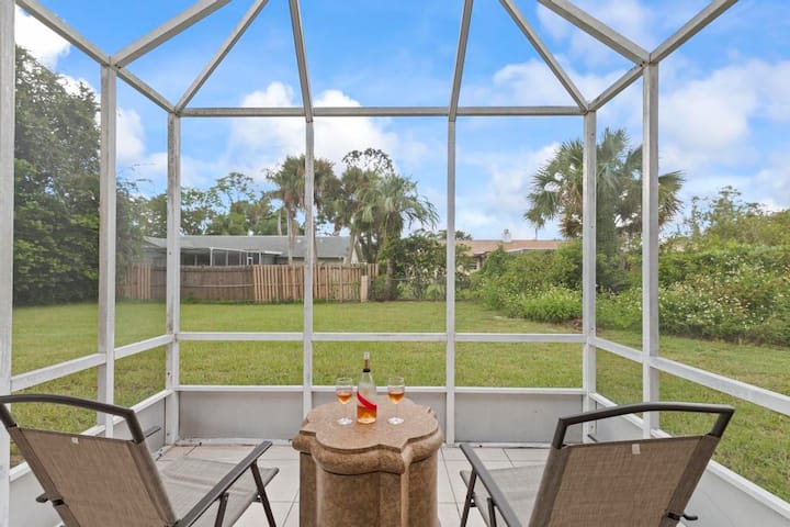 Tranquil Palm Coast Retreat Near Beach & Parks - Palm Coast, FL