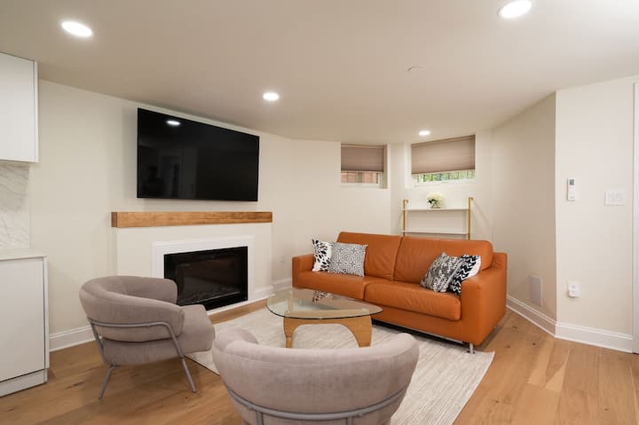 2br/2ba Apartment With Patio Next To Zoo & Metro - Bethesda, MD