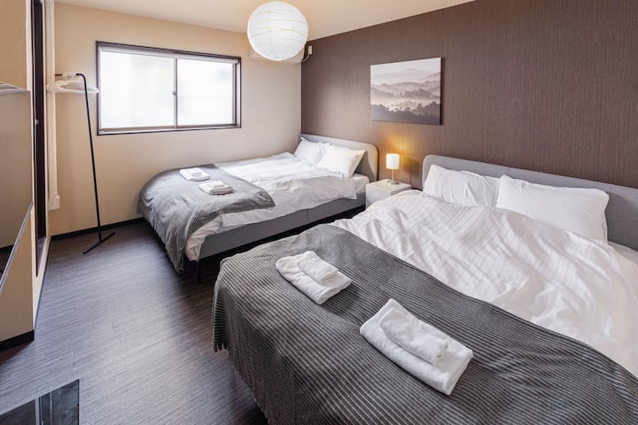 Spacious House Of 3 Bed Rooms. Near Namba. 201 - Osaka