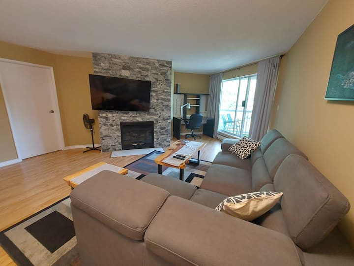 Amazing Waterfront Location! - North Vancouver