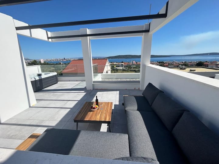 Villa Aardiel Pool Jacuzzi View - Split