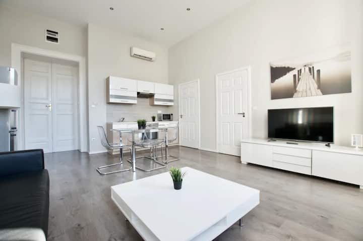 Flatiron Budapest Building - Deluxe 1br Apartment - Budapest