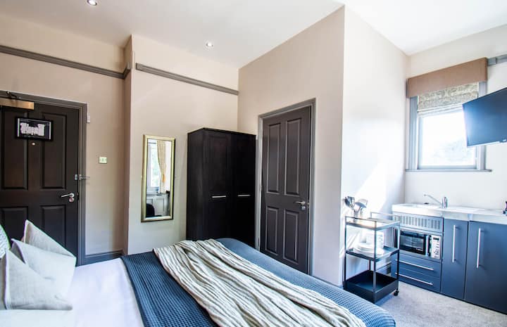 Chic Studio: Gym Pass, Wifi & Parking - Sherborne